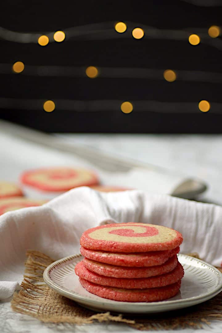 Candy Cane Swirl Cookies - Domestic Dreamboat