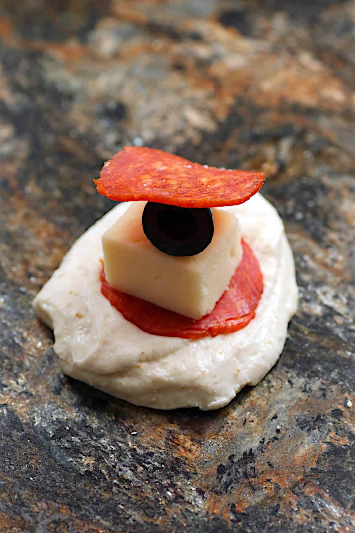 Pull-Apart Stuffed Pizza Rolls - Domestic Dreamboat