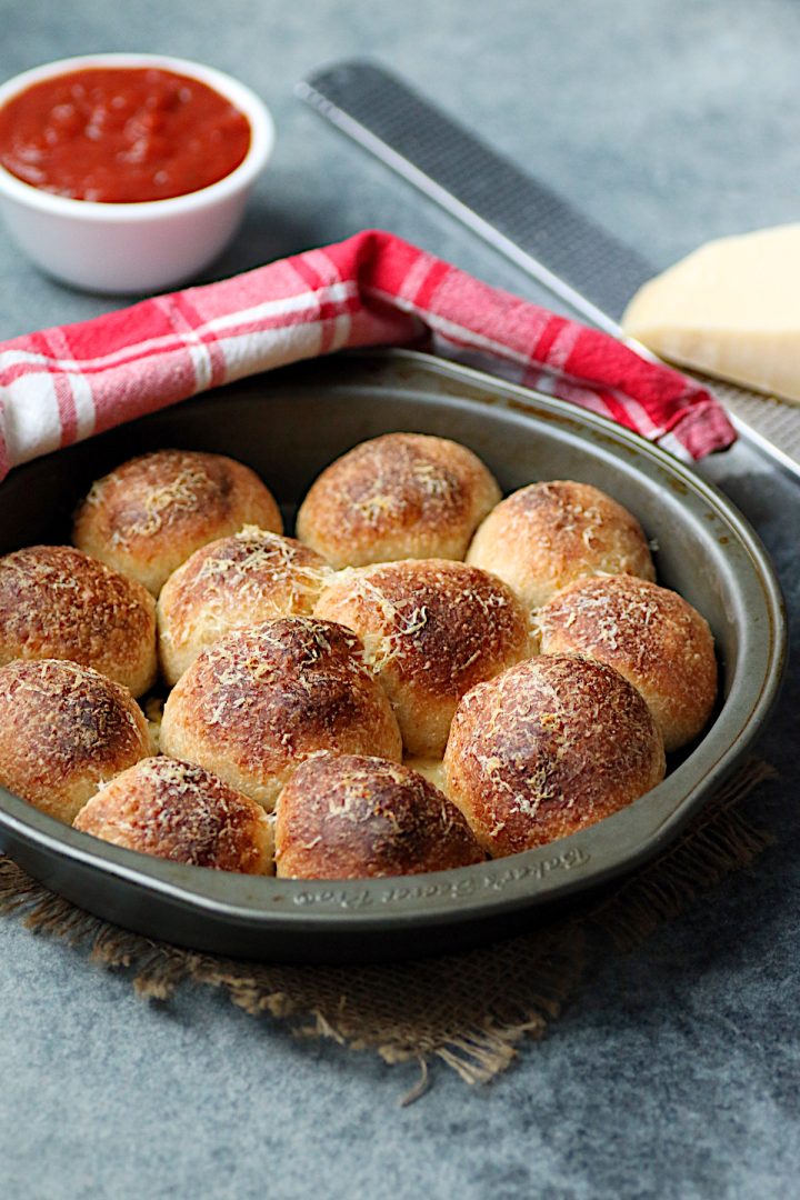 Pull-Apart Stuffed Pizza Rolls - Domestic Dreamboat