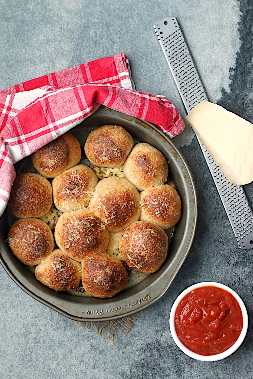 Pull-Apart Stuffed Pizza Rolls - Domestic Dreamboat