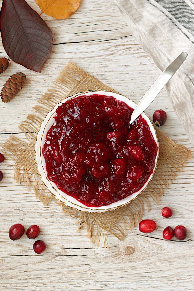Easy Homemade Cranberry Sauce - Domestic Dreamboat