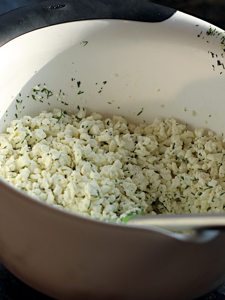 Perishke (Ukrainian Buns Filled with Cottage Cheese and Dill ...