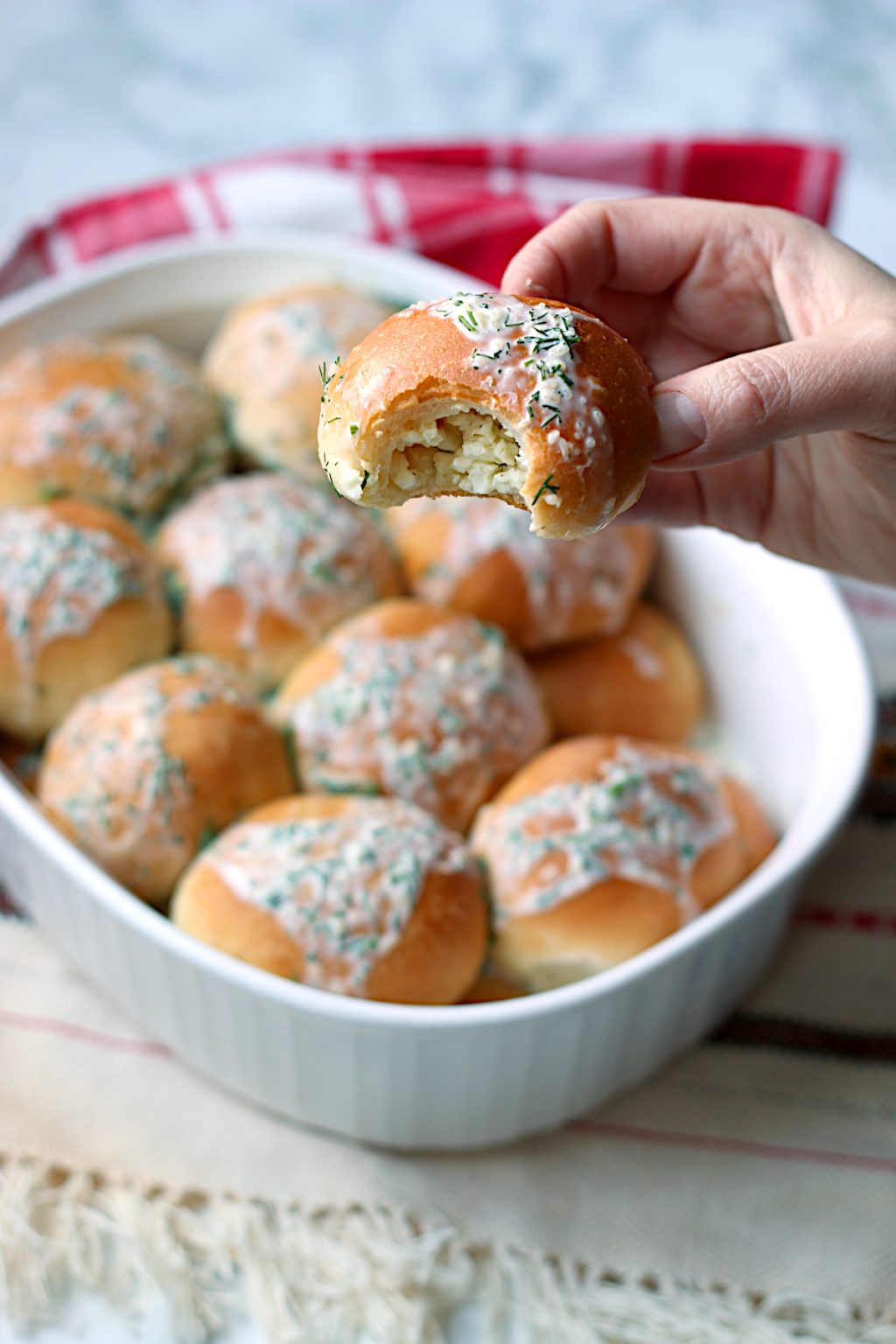 Perishke (Ukrainian Buns Filled with Cottage Cheese and Dill ...
